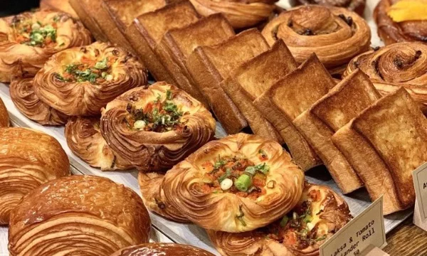 Test-tournament the most delicious pastries in the bread bakery